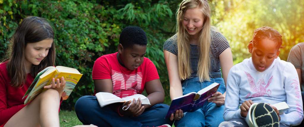 Opening the Bible with children and young people not in church ...